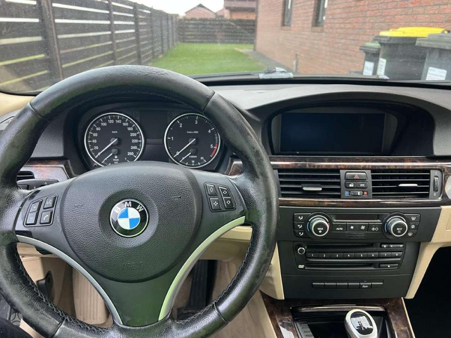Melns BMW 320 2008 Klaipėda, ar dzinēja tilpumu 2.00 L un nobraukumu 332 tūkst. km par 1800 €, foto 7 vietnē AUTOMOTO.COM.LV