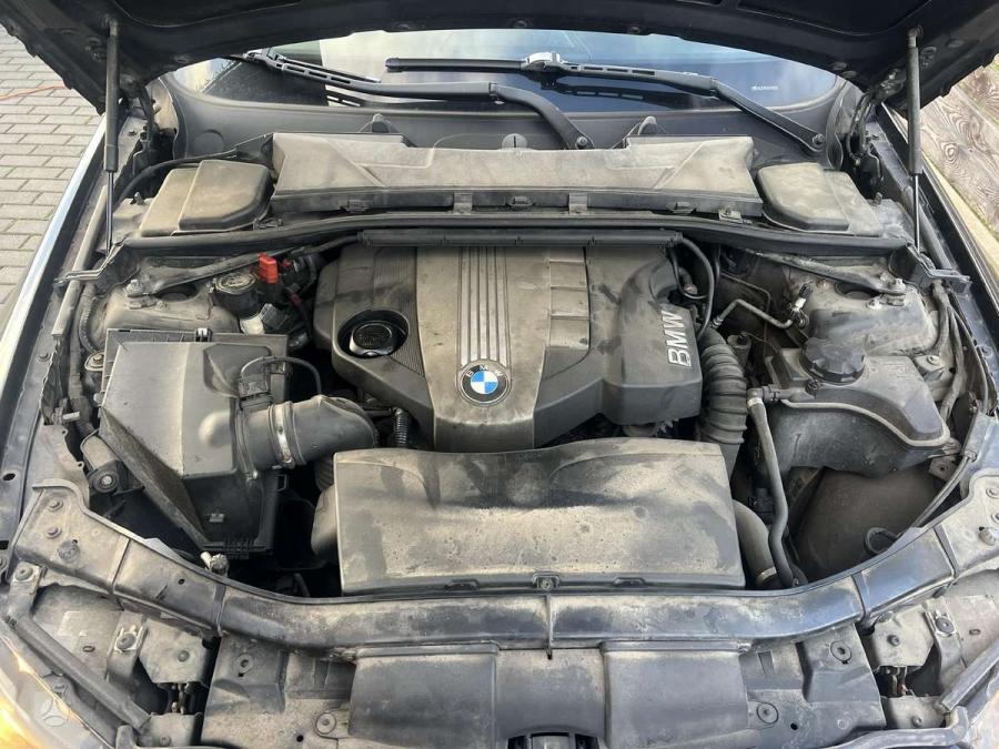 Melns BMW 320 2008 Klaipėda, ar dzinēja tilpumu 2.00 L un nobraukumu 332 tūkst. km par 1800 €, foto 14 vietnē AUTOMOTO.COM.LV