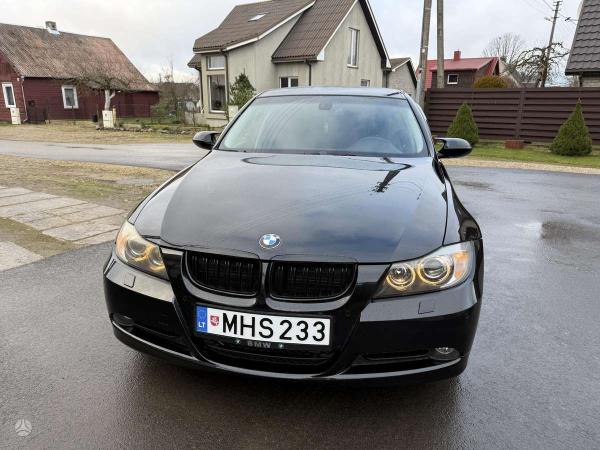 Black BMW 320 2008 in Radviliskis, with an engine capacity of 2.00 L and mileage of 259 thousand km for 5200 €, photo 3 on AUTOMOTO.COM.LV