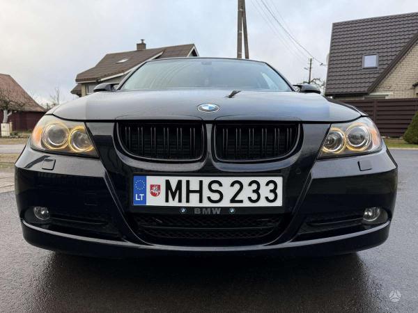 Black BMW 320 2008 in Radviliskis, with an engine capacity of 2.00 L and mileage of 259 thousand km for 5200 €, photo 4 on AUTOMOTO.COM.LV