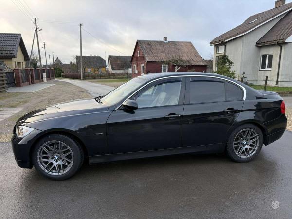 Black BMW 320 2008 in Radviliskis, with an engine capacity of 2.00 L and mileage of 259 thousand km for 5200 €, photo 7 on AUTOMOTO.COM.LV