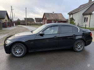 Black BMW 320 2008 in Radviliskis, with an engine capacity of 2.00 L and mileage of 259 thousand km for 5200 €, photo 7 on AUTOMOTO.COM.LV