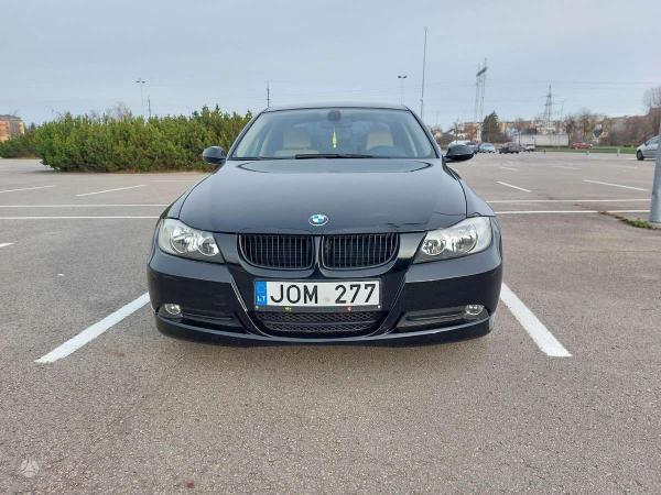 Melns BMW 320 2008 Šauļi, ar dzinēja tilpumu 2.00 L un nobraukumu 254 tūkst. km par 4200 €, foto 1 vietnē AUTOMOTO.COM.LV