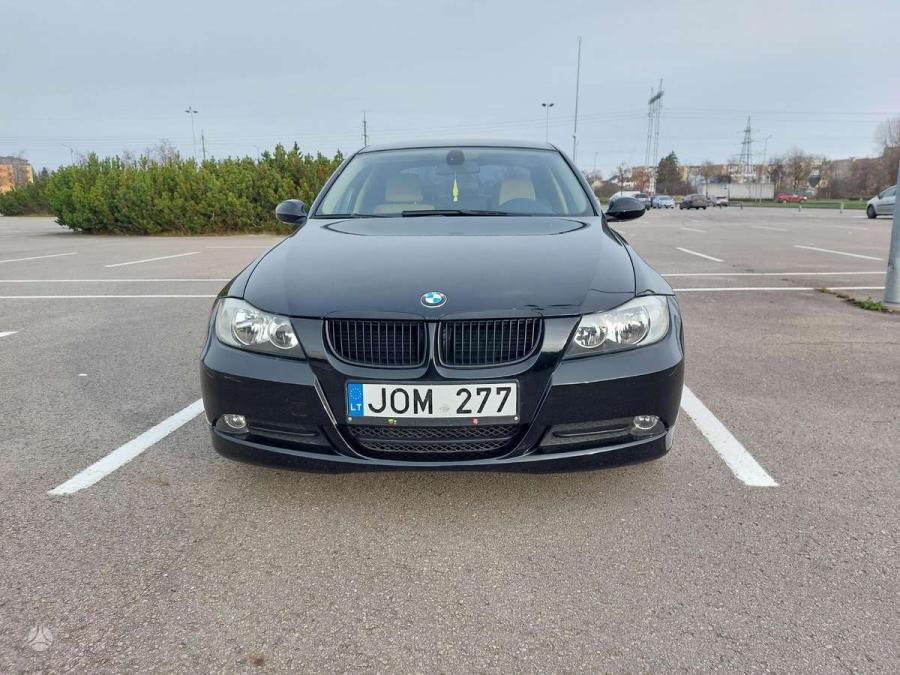 Melns BMW 320 2008 Šauļi, ar dzinēja tilpumu 2.00 L un nobraukumu 254 tūkst. km par 4200 €, foto 1 vietnē AUTOMOTO.COM.LV