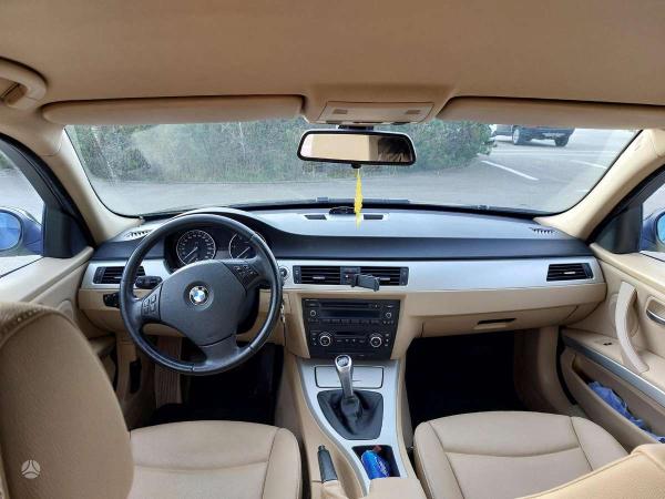 Melns BMW 320 2008 Šauļi, ar dzinēja tilpumu 2.00 L un nobraukumu 254 tūkst. km par 4200 €, foto 4 vietnē AUTOMOTO.COM.LV