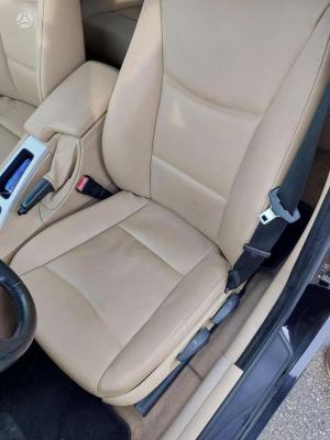 Melns BMW 320 2008 Šauļi, ar dzinēja tilpumu 2.00 L un nobraukumu 254 tūkst. km par 4200 €, foto 6 vietnē AUTOMOTO.COM.LV