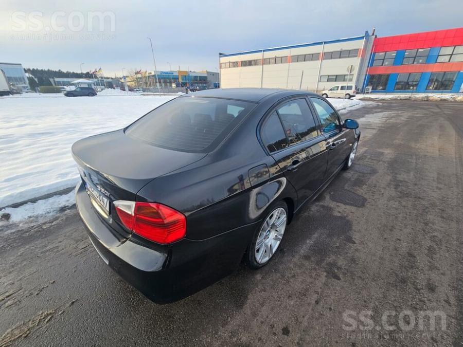 Black BMW 320 2008 in Riga, with an engine capacity of 2.00 L and mileage of 240 thousand km for 4000 €, photo 2 on AUTOMOTO.COM.LV