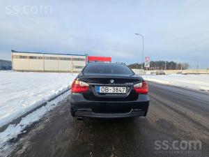 Black BMW 320 2008 in Riga, with an engine capacity of 2.00 L and mileage of 240 thousand km for 4000 €, photo 5 on AUTOMOTO.COM.LV