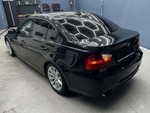 Melns BMW 320 2008 Prienai, ar dzinēja tilpumu 2.00 L un nobraukumu 240 tūkst. km par 4750 €, foto 3 vietnē AUTOMOTO.COM.LV