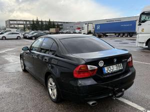 Black BMW 320 2008 in Klaipeda, with an engine capacity of 2.00 L and mileage of 280 thousand km for 2600 €, photo 3 on AUTOMOTO.COM.LV