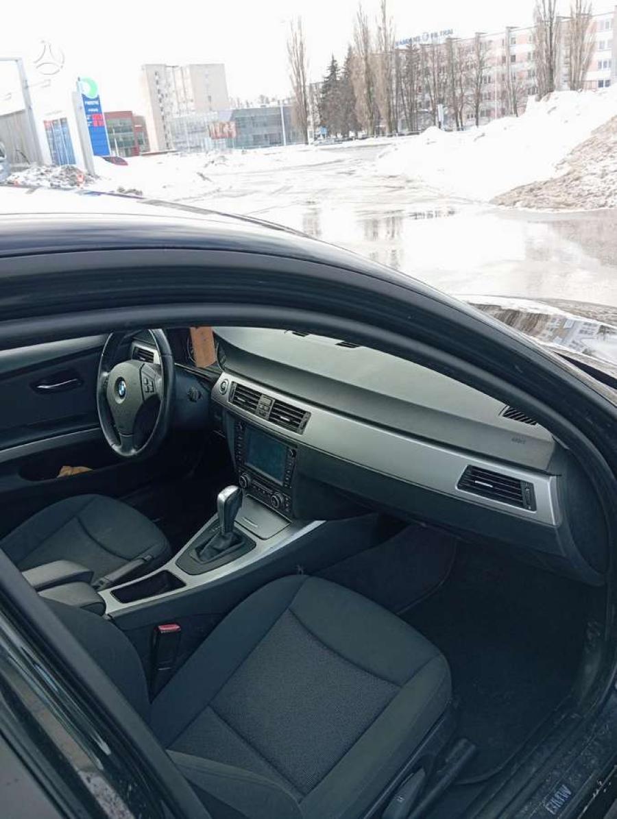 Melns BMW 320 2008 Klaipėda, ar dzinēja tilpumu 2.00 L un nobraukumu 230 tūkst. km par 2500 €, foto 11 vietnē AUTOMOTO.COM.LV
