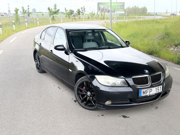 Melns BMW 320 2008 Kauņa, ar dzinēja tilpumu 2.00 L un nobraukumu 320 tūkst. km par 2970 €, foto 5 vietnē AUTOMOTO.COM.LV