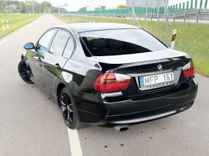 Melns BMW 320 2008 Kauņa, ar dzinēja tilpumu 2.00 L un nobraukumu 320 tūkst. km par 2970 €, foto 3 vietnē AUTOMOTO.COM.LV