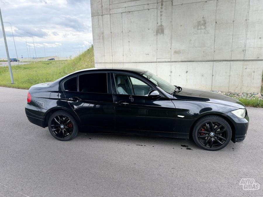 Melns BMW 320 2008 Kauņa, ar dzinēja tilpumu 2.00 L un nobraukumu 320 tūkst. km par 2970 €, foto 11 vietnē AUTOMOTO.COM.LV