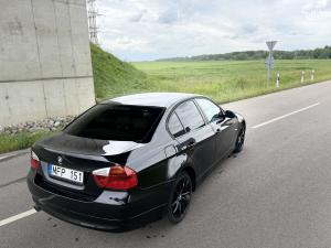 Melns BMW 320 2008 Kauņa, ar dzinēja tilpumu 2.00 L un nobraukumu 320 tūkst. km par 2970 €, foto 12 vietnē AUTOMOTO.COM.LV