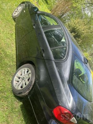 Melns BMW 320 2008 Ogre, ar dzinēja tilpumu 2.00 L un nobraukumu 312 tūkst. km par 3550 €, foto 13 vietnē AUTOMOTO.COM.LV