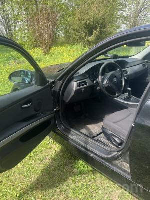 Melns BMW 320 2008 Ogre, ar dzinēja tilpumu 2.00 L un nobraukumu 312 tūkst. km par 3550 €, foto 14 vietnē AUTOMOTO.COM.LV