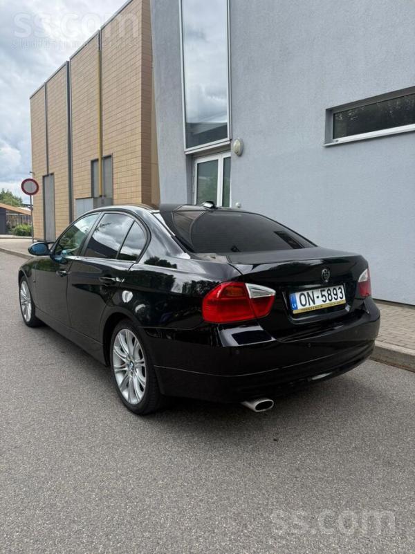 Melns BMW 320 2008 Rīga, ar dzinēja tilpumu 2.00 L un nobraukumu 0 tūkst. km par 4200 €, foto 3 vietnē AUTOMOTO.COM.LV