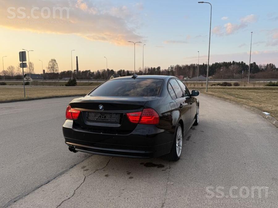 Black BMW 320 2008 in Ogre, with an engine capacity of 2.00 L and mileage of 0 thousand km for 4800 €, photo 4 on AUTOMOTO.COM.LV