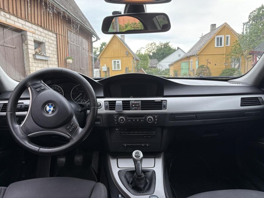 Black BMW 320 2008 in Siauliai, with an engine capacity of 2.00 L and mileage of 386 thousand km for 3100 €, photo 10 on AUTOMOTO.COM.LV