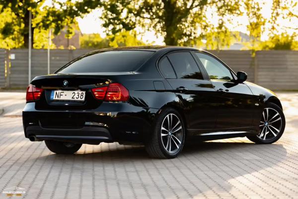 Black BMW 320 2008 in Jelgava, with an engine capacity of 2.00 L and mileage of 299 thousand km for 5900 €, photo 5 on AUTOMOTO.COM.LV