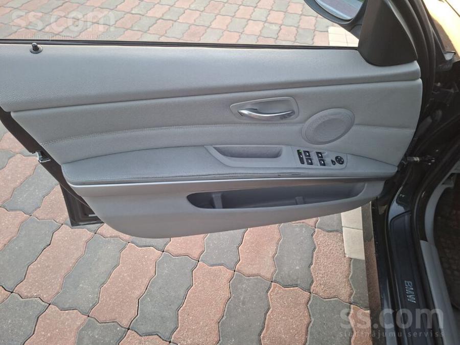 Melns BMW 320 2008 Jelgava, ar dzinēja tilpumu 2.00 L un nobraukumu 261 tūkst. km par 4800 €, foto 12 vietnē AUTOMOTO.COM.LV