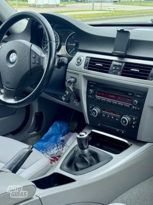 Black BMW 320 2008 in Kretinga, with an engine capacity of 2.00 L and mileage of 273 thousand km for 4000 €, photo 12 on AUTOMOTO.COM.LV