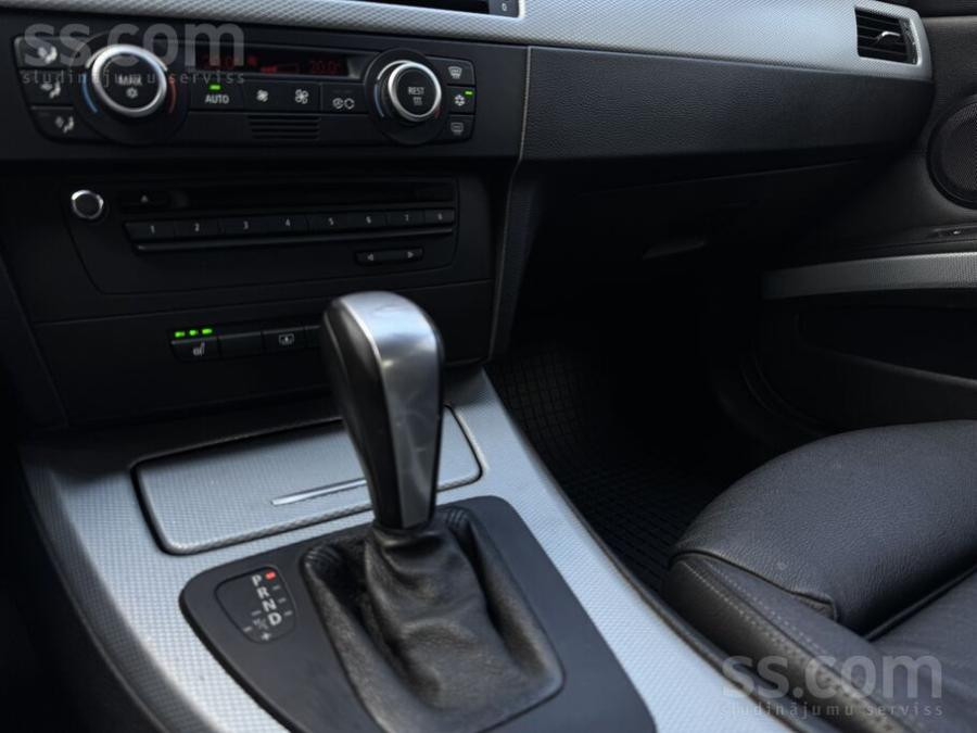 Black BMW 320 2008 in Riga, with an engine capacity of 2.00 L and mileage of 390 thousand km for 5390 €, photo 21 on AUTOMOTO.COM.LV
