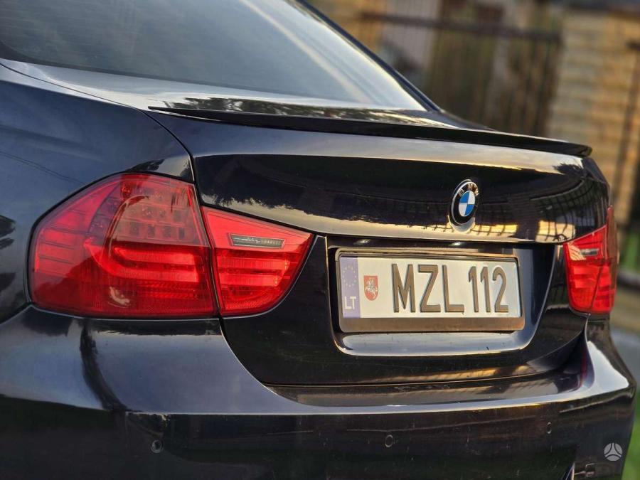 Melns BMW 320 2008 Radviliškis, ar dzinēja tilpumu 2.00 L un nobraukumu 285 tūkst. km par 5300 €, foto 17 vietnē AUTOMOTO.COM.LV