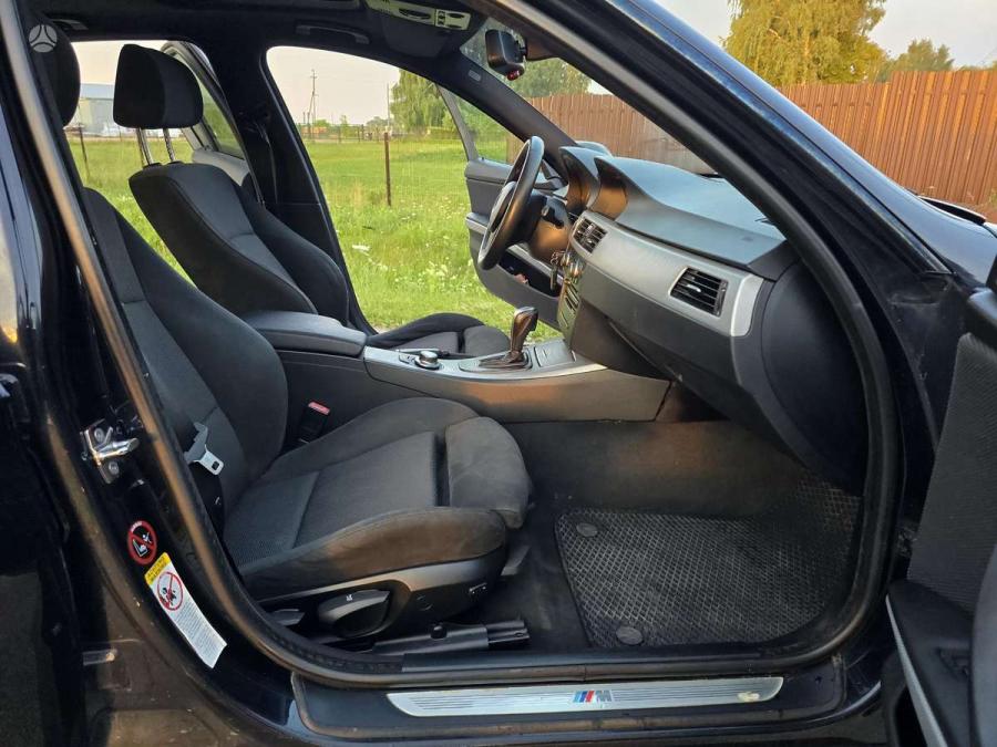 Melns BMW 320 2008 Radviliškis, ar dzinēja tilpumu 2.00 L un nobraukumu 285 tūkst. km par 5300 €, foto 18 vietnē AUTOMOTO.COM.LV