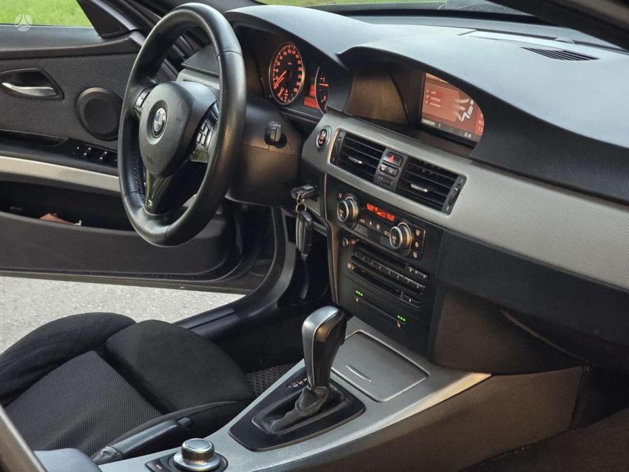 Melns BMW 320 2008 Radviliškis, ar dzinēja tilpumu 2.00 L un nobraukumu 285 tūkst. km par 5300 €, foto 22 vietnē AUTOMOTO.COM.LV