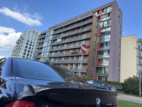 Melns BMW 320 2008 Rīga, ar dzinēja tilpumu 2.00 L un nobraukumu 390 tūkst. km par 5390 €, foto 5 vietnē AUTOMOTO.COM.LV