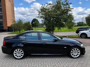 Melns BMW 320 2008 Rīga, ar dzinēja tilpumu 2.00 L un nobraukumu 390 tūkst. km par 5390 €, foto 3 vietnē AUTOMOTO.COM.LV