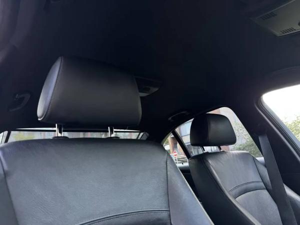 Black BMW 320 2008 in Riga, with an engine capacity of 2.00 L and mileage of 390 thousand km for 5390 €, photo 9 on AUTOMOTO.COM.LV
