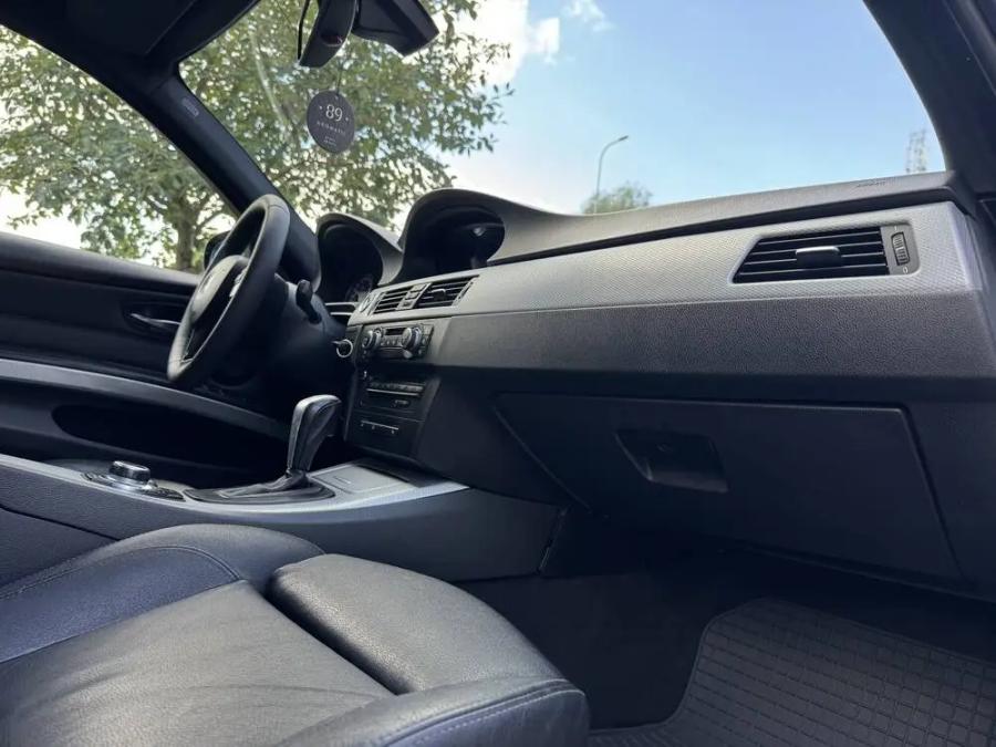 Melns BMW 320 2008 Rīga, ar dzinēja tilpumu 2.00 L un nobraukumu 390 tūkst. km par 5390 €, foto 11 vietnē AUTOMOTO.COM.LV