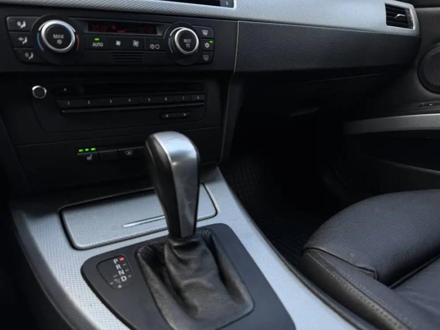Melns BMW 320 2008 Rīga, ar dzinēja tilpumu 2.00 L un nobraukumu 390 tūkst. km par 5390 €, foto 20 vietnē AUTOMOTO.COM.LV