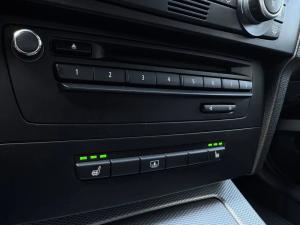 Melns BMW 320 2008 Rīga, ar dzinēja tilpumu 2.00 L un nobraukumu 390 tūkst. km par 5390 €, foto 21 vietnē AUTOMOTO.COM.LV