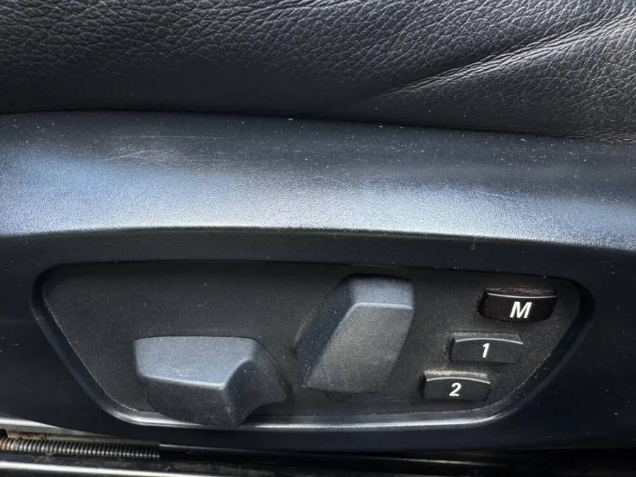 Melns BMW 320 2008 Rīga, ar dzinēja tilpumu 2.00 L un nobraukumu 390 tūkst. km par 5390 €, foto 22 vietnē AUTOMOTO.COM.LV