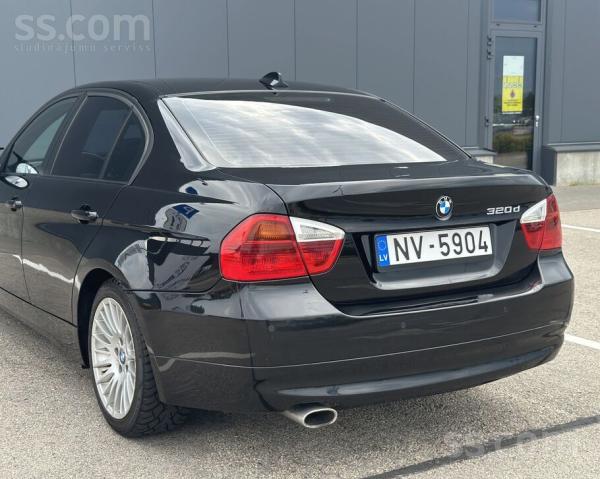 Melns BMW 320 2008 Rīga, ar dzinēja tilpumu 2.00 L un nobraukumu 302 tūkst. km par 5800 €, foto 4 vietnē AUTOMOTO.COM.LV