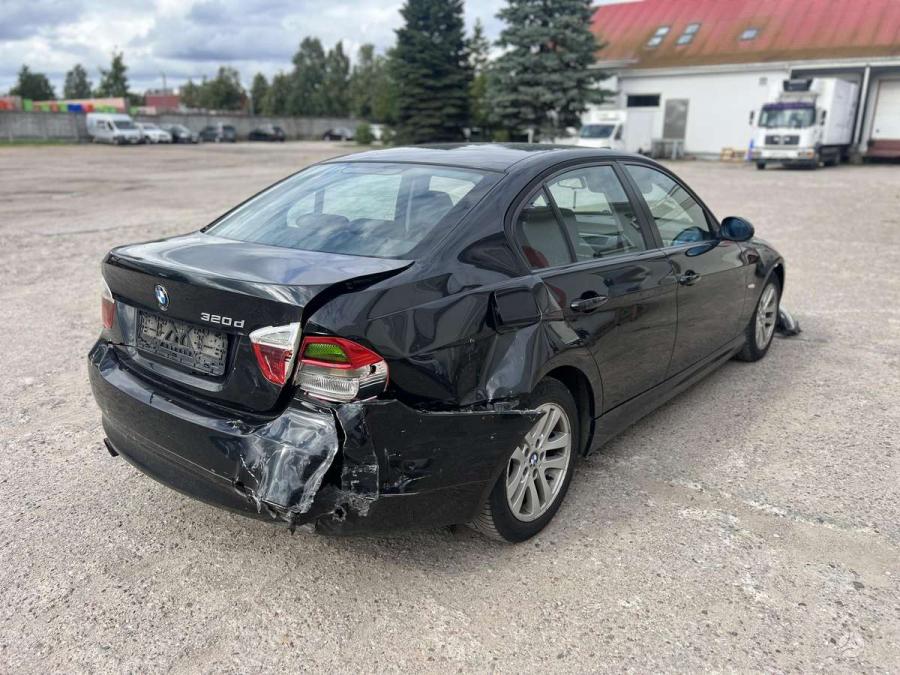 Black BMW 320 2008 in Kaunas, with an engine capacity of 2.00 L and mileage of 296 thousand km for 1550 €, photo 1 on AUTOMOTO.COM.LV