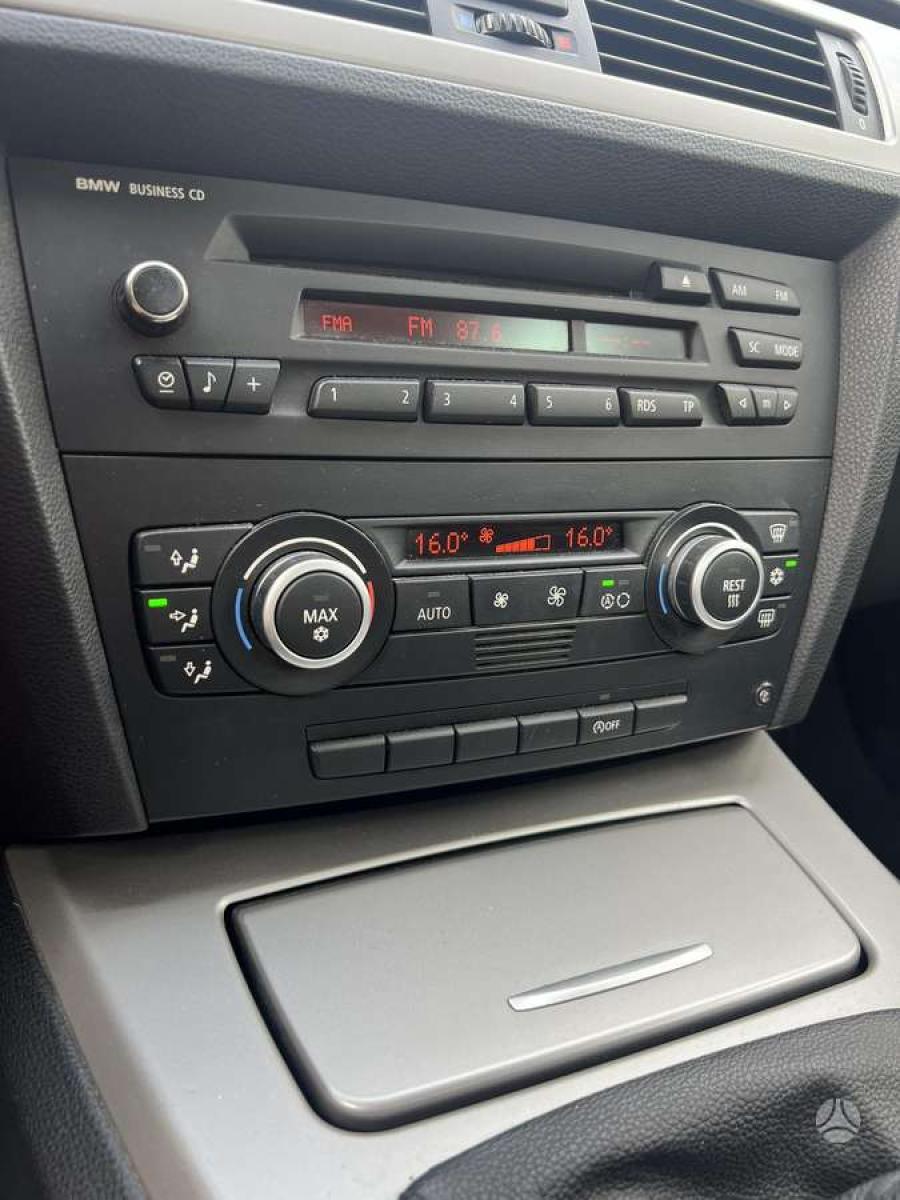 Black BMW 320 2008 in Kaunas, with an engine capacity of 2.00 L and mileage of 296 thousand km for 1550 €, photo 13 on AUTOMOTO.COM.LV