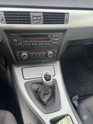 Black BMW 320 2008 in Kaunas, with an engine capacity of 2.00 L and mileage of 296 thousand km for 1550 €, photo 14 on AUTOMOTO.COM.LV