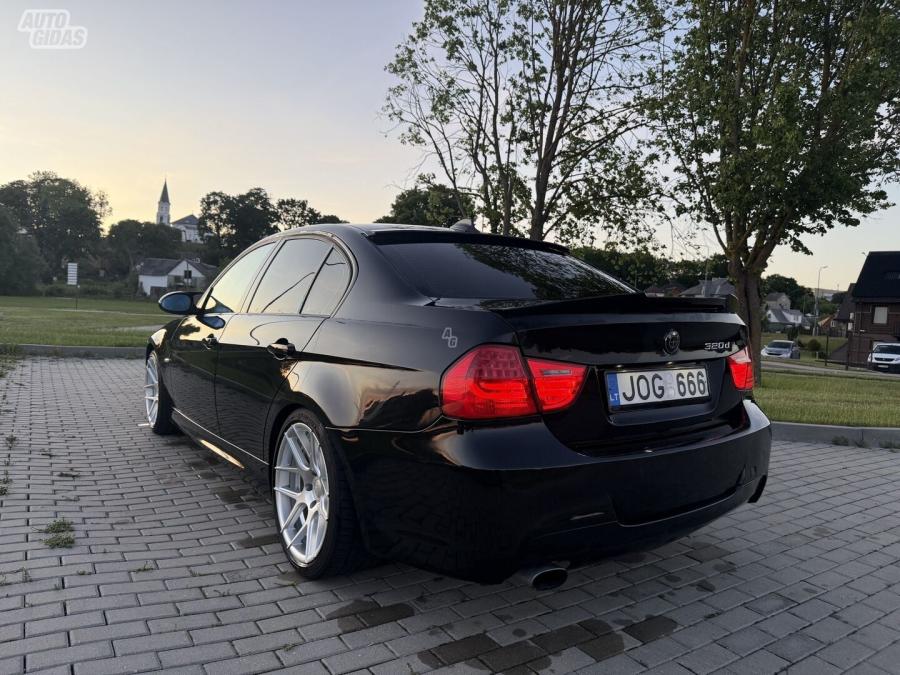 Melns BMW 320 2008 Telšiai, ar dzinēja tilpumu 2.00 L un nobraukumu 295 tūkst. km par 7200 €, foto 1 vietnē AUTOMOTO.COM.LV