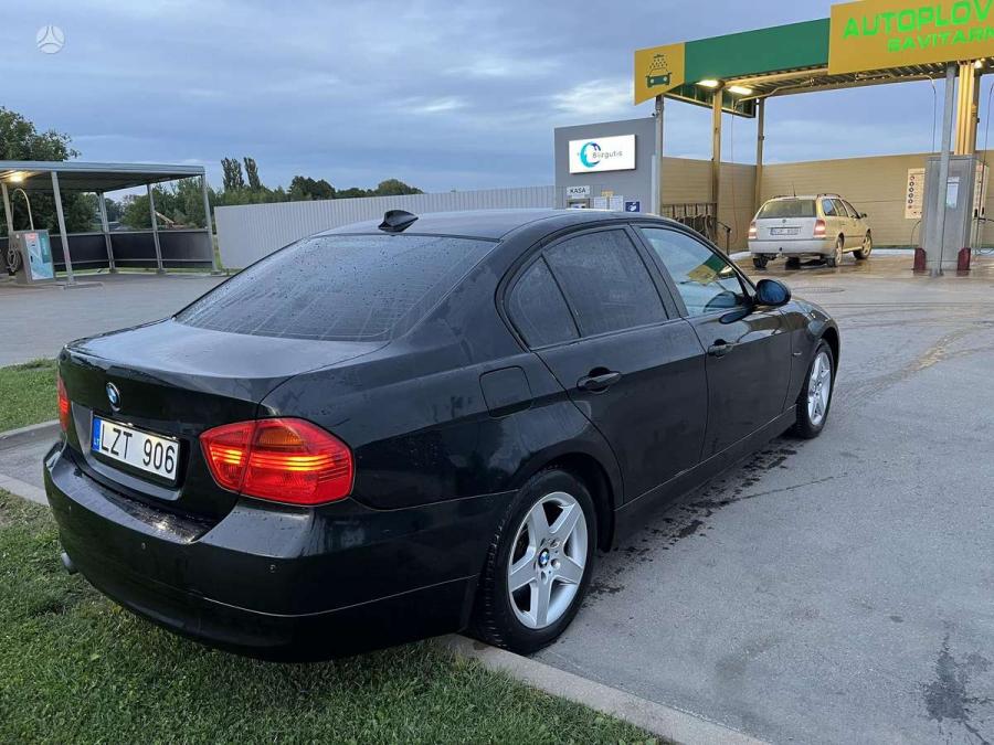 Black BMW 320 2008 in Joniskis, with an engine capacity of 2.00 L and mileage of 278 thousand km for 3650 €, photo 1 on AUTOMOTO.COM.LV
