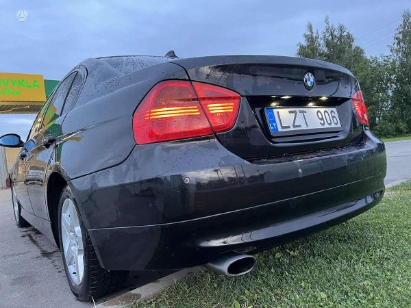 Melns BMW 320 2008 Joniškis, ar dzinēja tilpumu 2.00 L un nobraukumu 278 tūkst. km par 3650 €, foto 2 vietnē AUTOMOTO.COM.LV