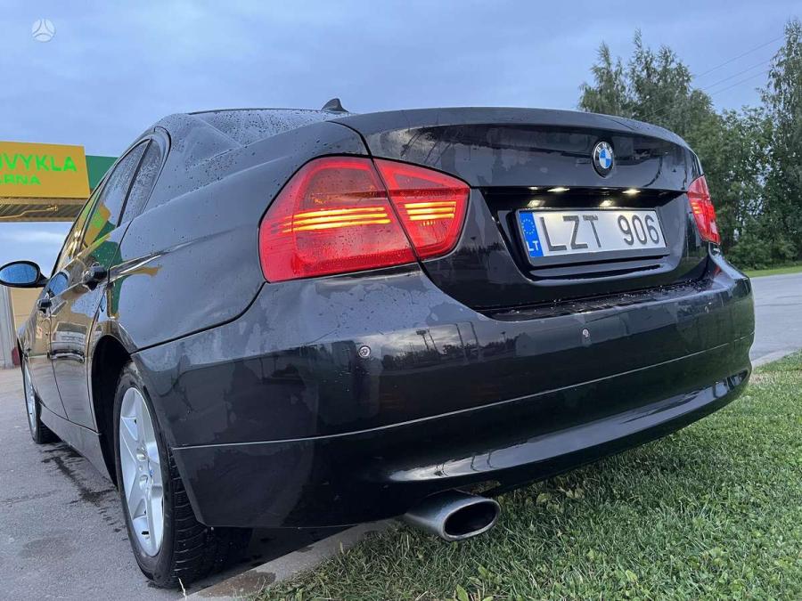 Black BMW 320 2008 in Joniskis, with an engine capacity of 2.00 L and mileage of 278 thousand km for 3650 €, photo 3 on AUTOMOTO.COM.LV