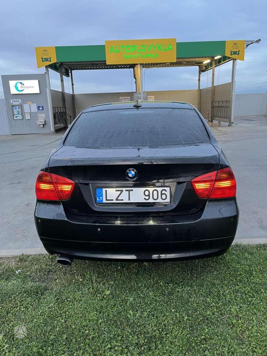 Black BMW 320 2008 in Joniskis, with an engine capacity of 2.00 L and mileage of 278 thousand km for 3650 €, photo 5 on AUTOMOTO.COM.LV