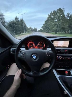 Black BMW 320 2008 in Joniskis, with an engine capacity of 2.00 L and mileage of 278 thousand km for 3650 €, photo 6 on AUTOMOTO.COM.LV