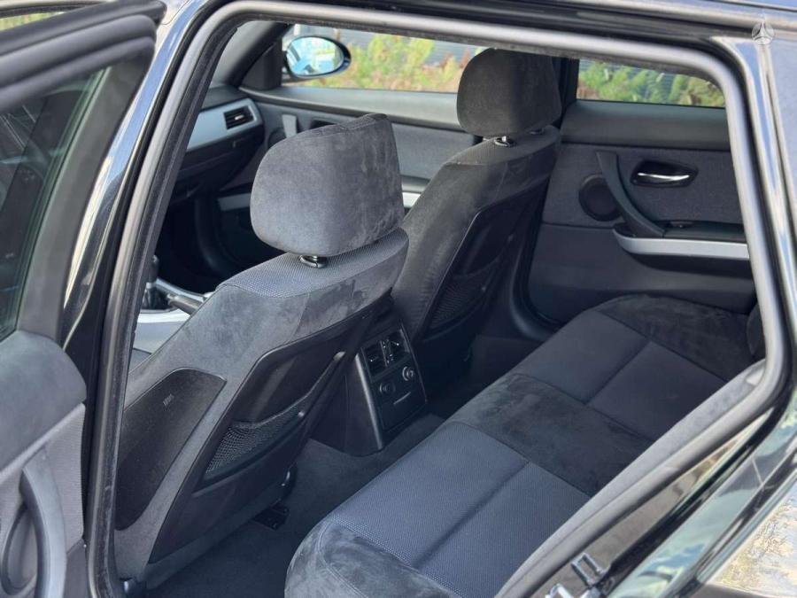 Melns BMW 320 2008 Viļņa, ar dzinēja tilpumu 2.00 L un nobraukumu 279 tūkst. km par 3800 €, foto 11 vietnē AUTOMOTO.COM.LV