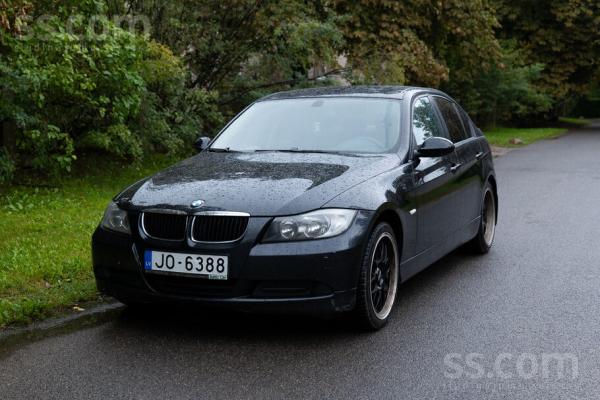 BMW 320 2008 in Riga on AUTOMOTO.COM.LV Black BMW 320 2008 in Riga, with an engine capacity of 2.00 L and mileage of 289 thousand km for 3500 €, photo 3 on AUTOMOTO.COM.LV